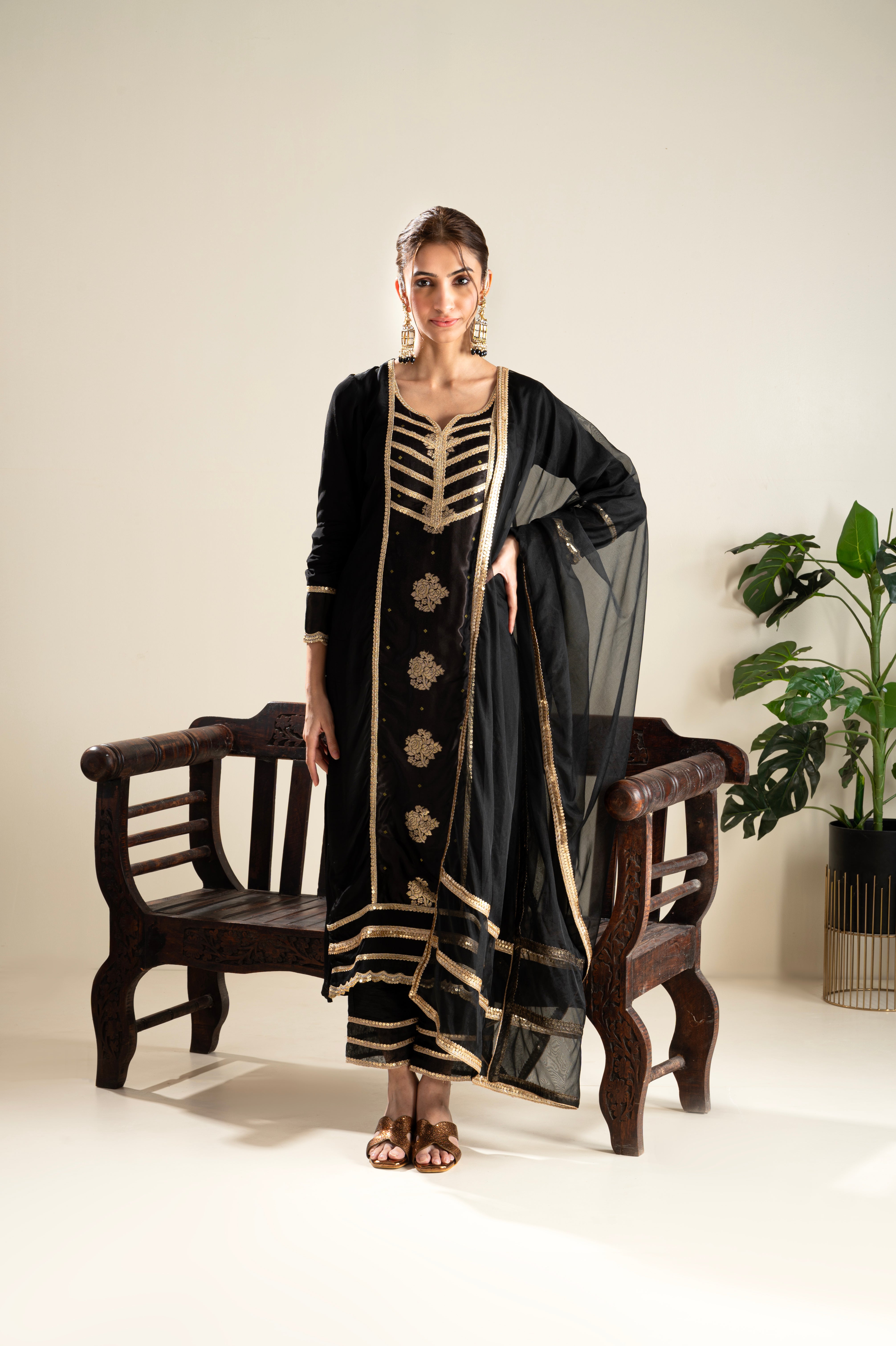 Kaashi-Black Suit Set – Sitarah